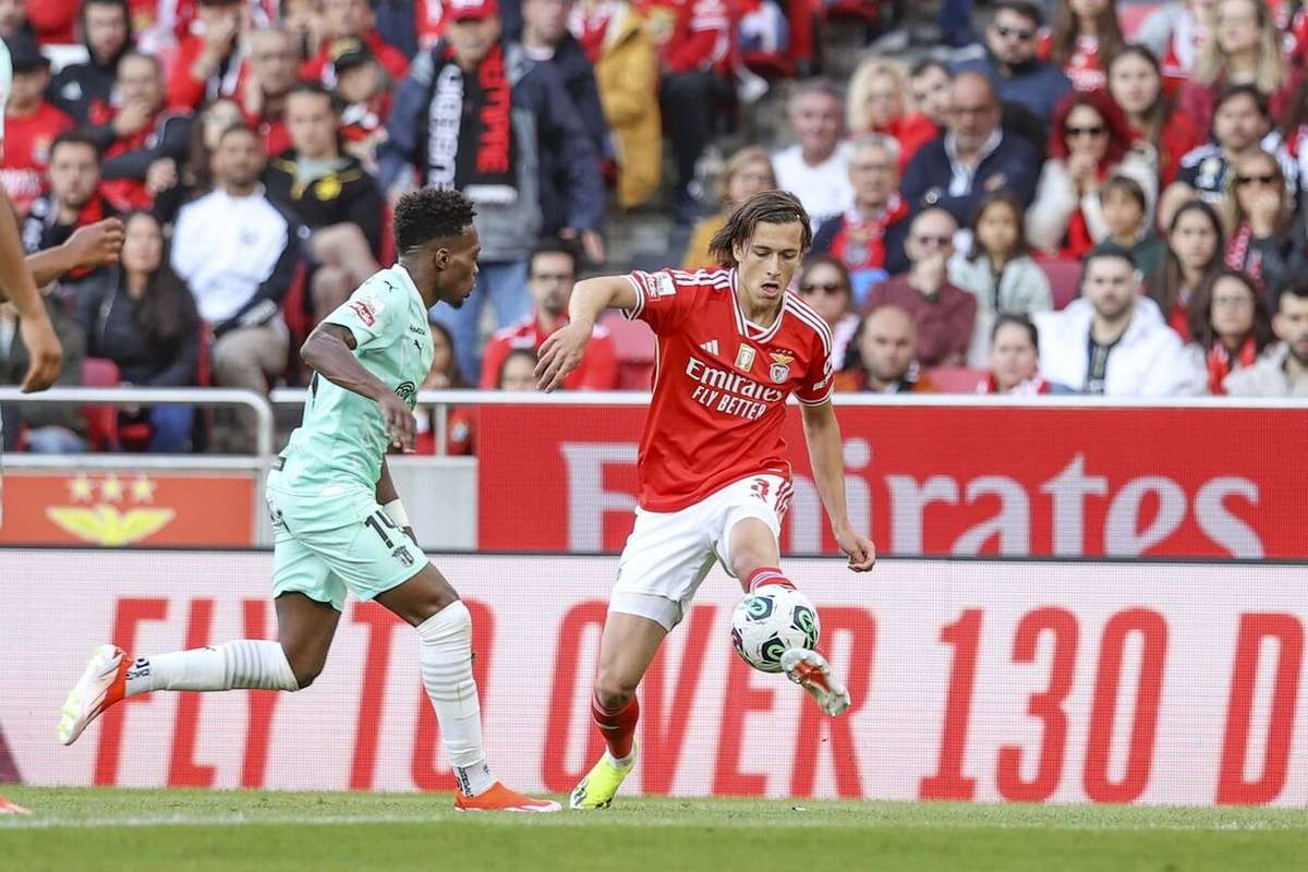 Oficial: Álvaro Carreras fica no Benfica a título definitivo | Flashscore.pt