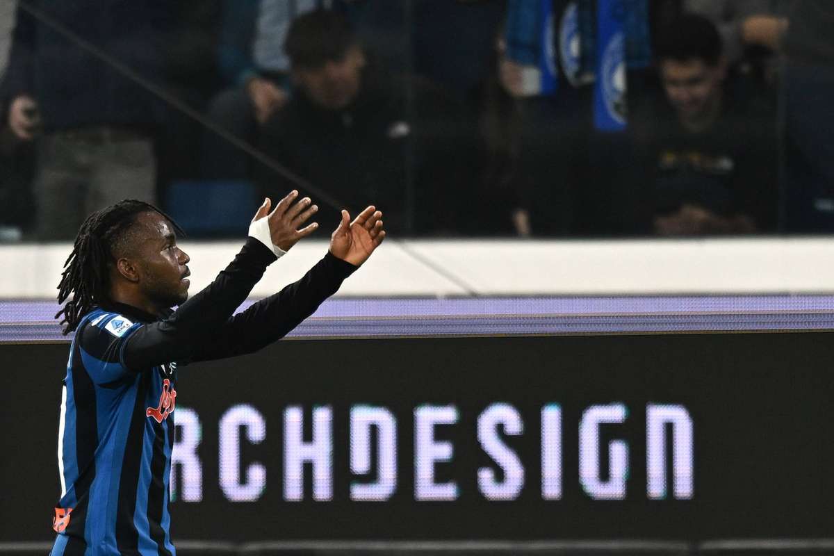 Agyemang-Badu, lenda de Gana, comenta prêmio Jogador Africano do Ano ...