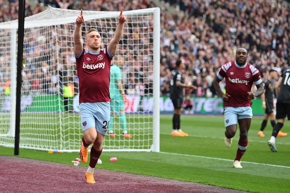 Arsenal make further slip up in title race as West Ham produce stunning ...