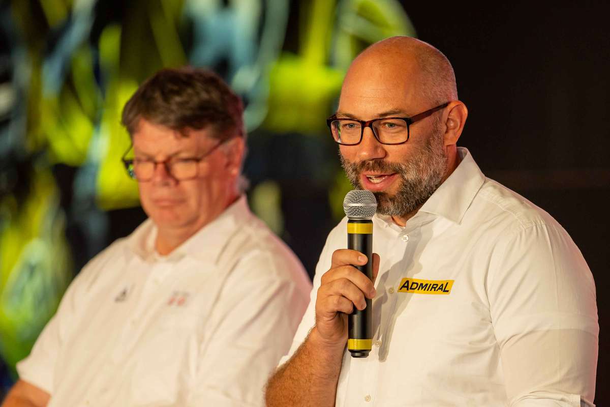 HLA: Saisonstart, das Thema Legionäre und ein neues Format – Geschäftsführer Edelmüller im ...