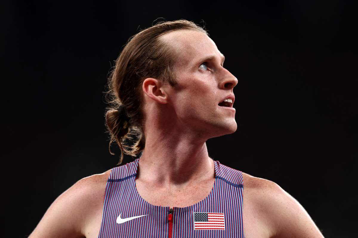Athlétisme : le champion olympique du 1 500 m Cole Hocker disqualifié ...