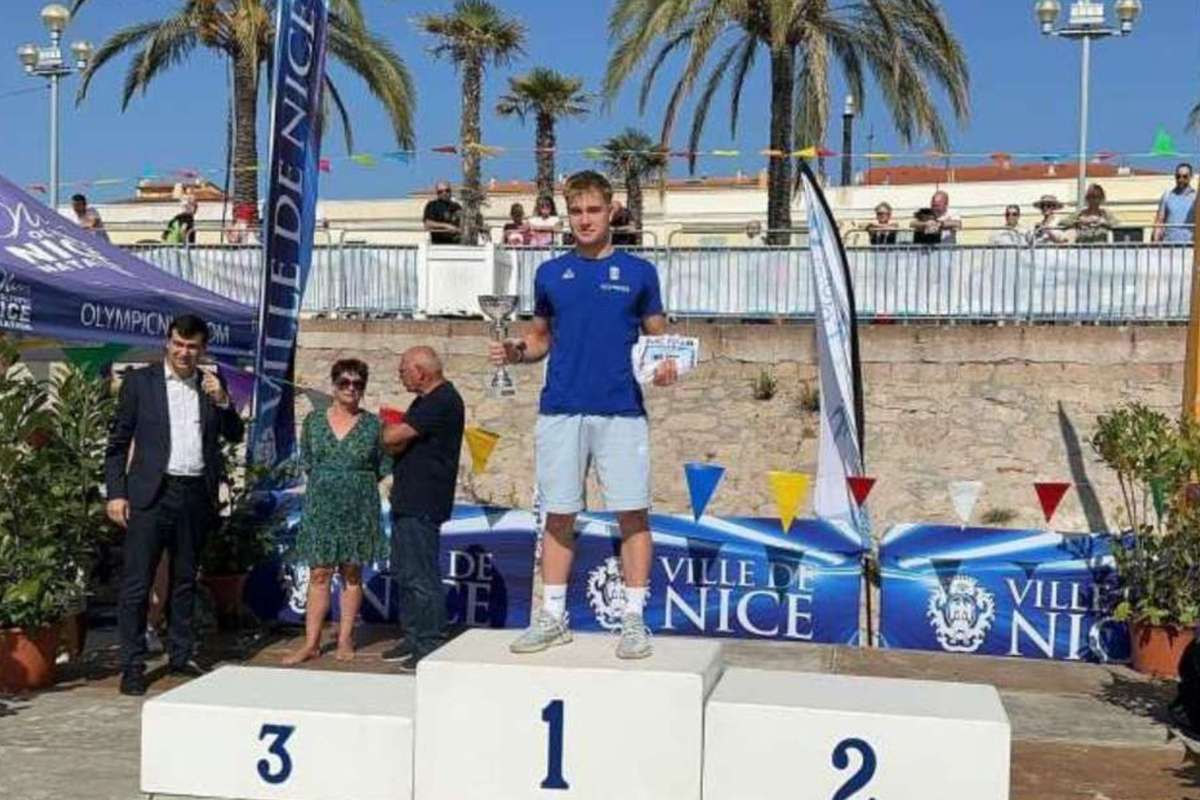 Andrei Enache, campion internațional la 10 kilometri de înot în ape ...
