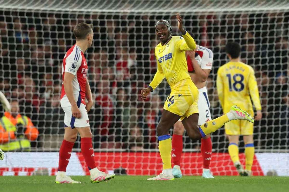 Crystal Palace snatch draw at Arsenal as Liverpool forced to wait for ...