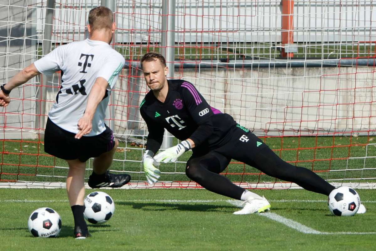 Bayern captain Manuel Neuer returns to training 10 months after ...