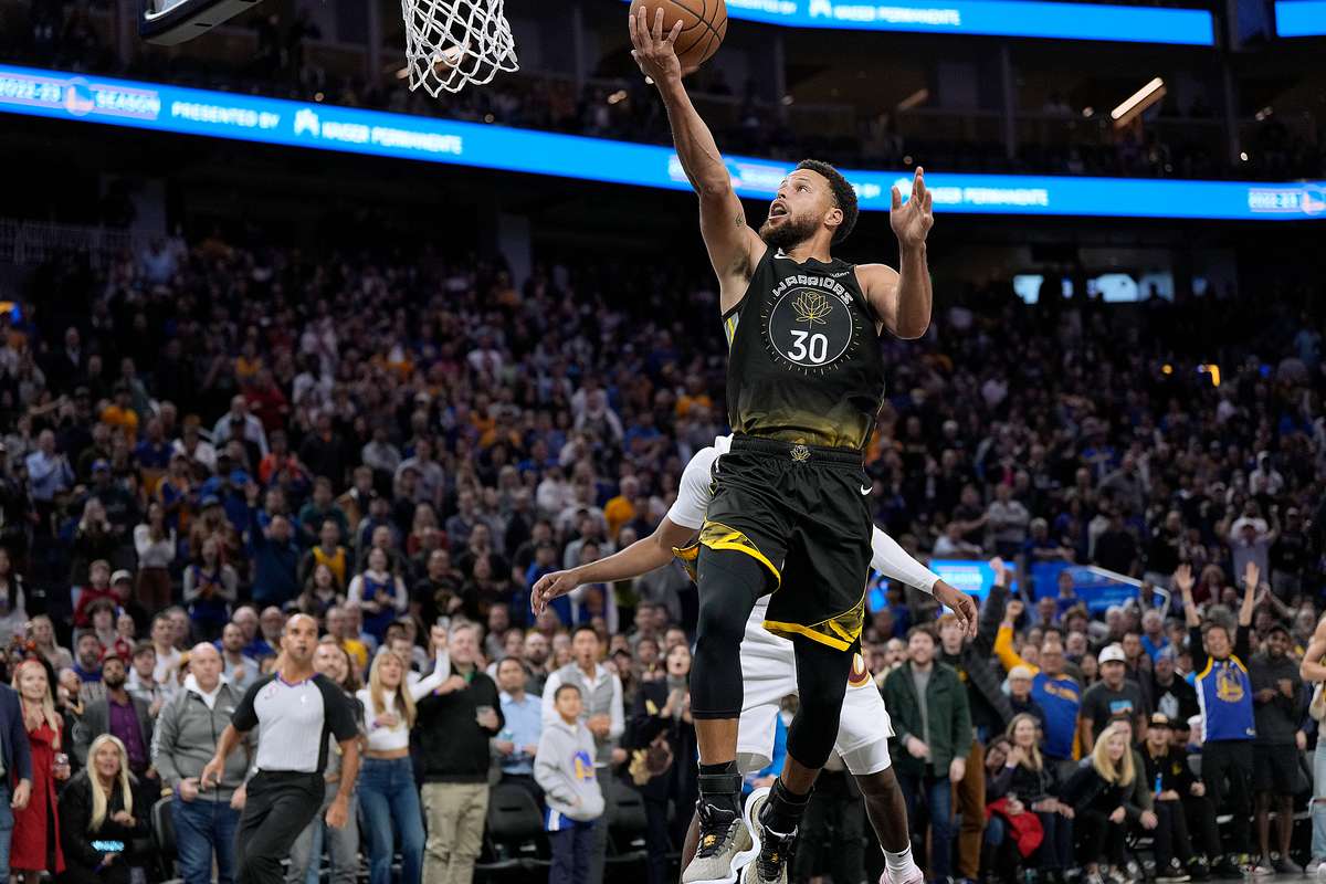Resumo da NBA: Curry faz 40 pontos em vitória dos Warriors | Flashscore.com.br