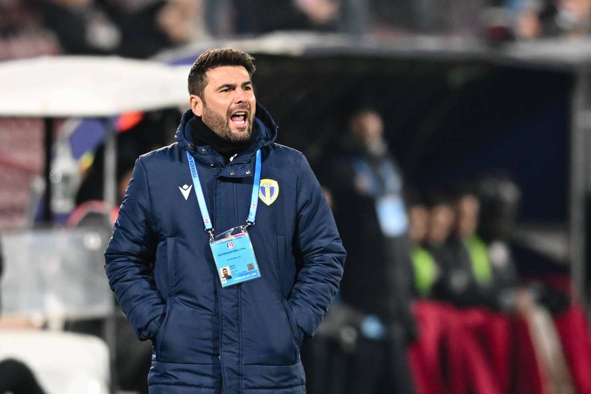 Ex-Chelsea striker Adrian Mutu makes shock Ballon d'Or claim ...