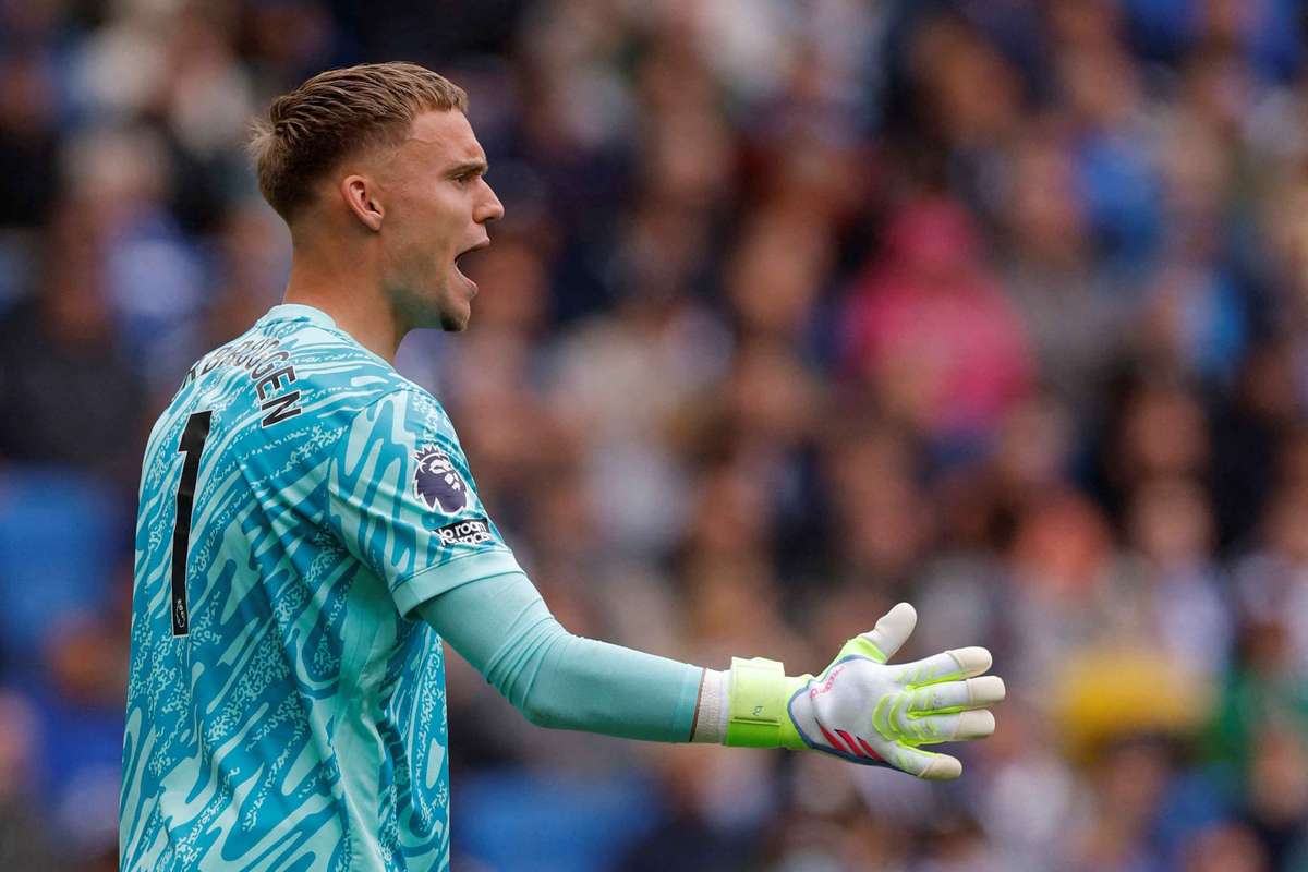 Bart Verbruggen out of Netherlands squad for World Cup qualifiers ...