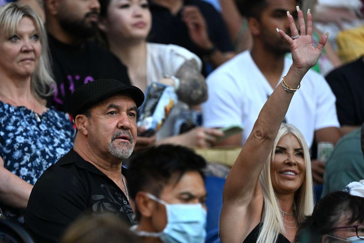 Former boxer Jeff Fenech awarded world title 31 years after ...