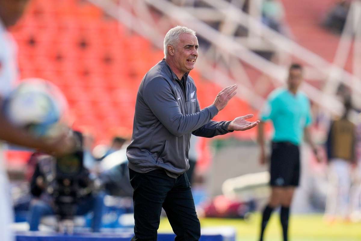 Darren Bazeley given New Zealand managerial job through to 2026 World ...