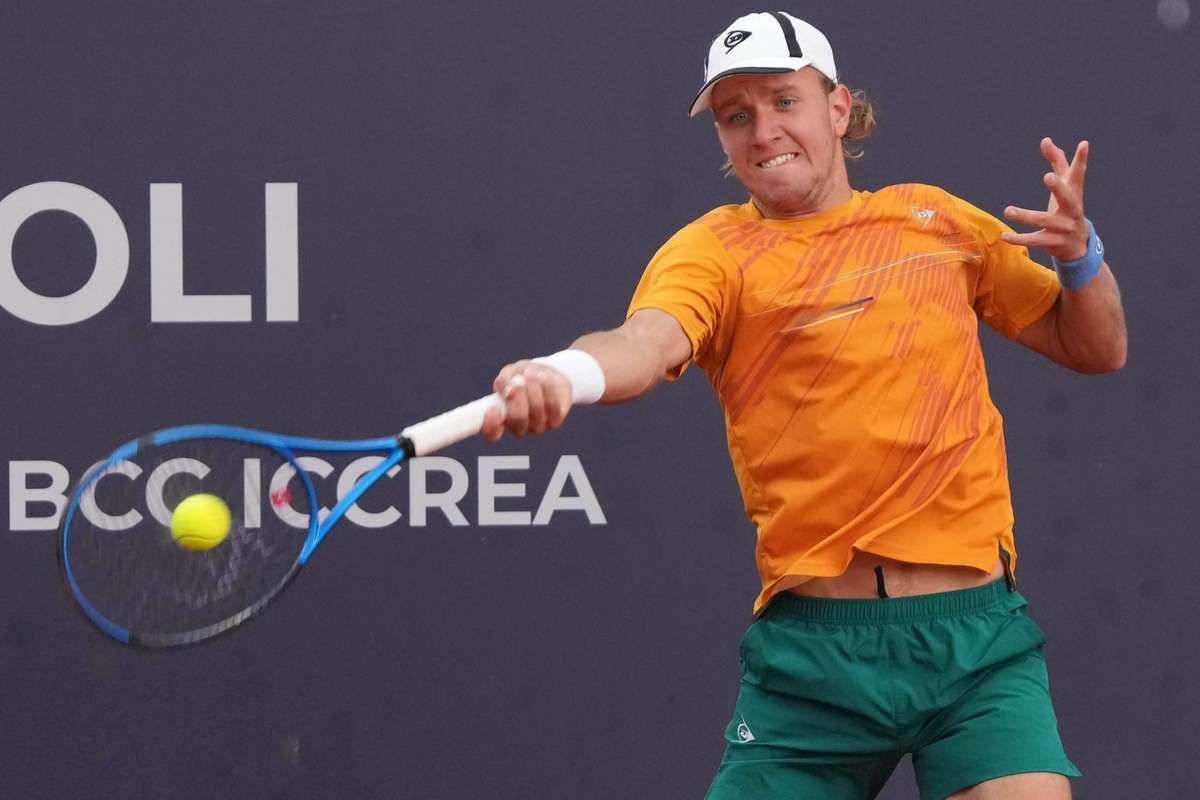 Filip Jianu, primul român care învinge în calificările Roland Garros ...
