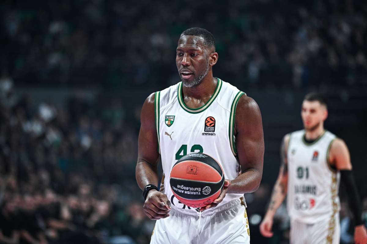 Zalgiris to support Ukraine organisations following pro-Russia chants ...