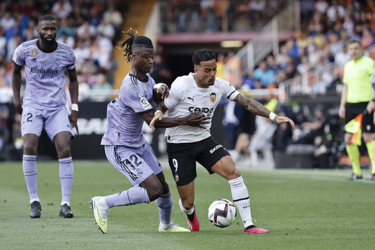 Justin Kluivert met assist tegen Real Madrid belangrijk voor Valencia ...