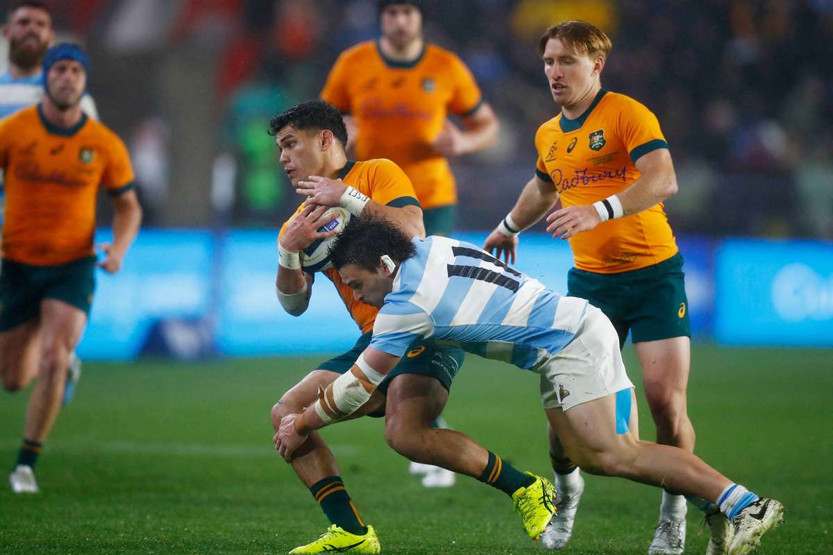 Australia land last-gasp penalty to edge Argentina in Rugby ...