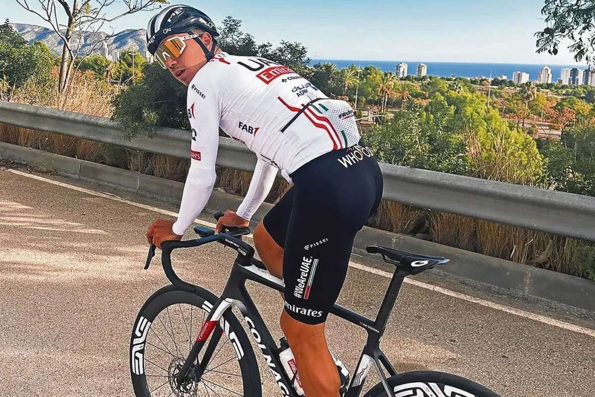 Ciclista Rui Oliveira nono na quarta etapa da Volta à Dinamarca ...