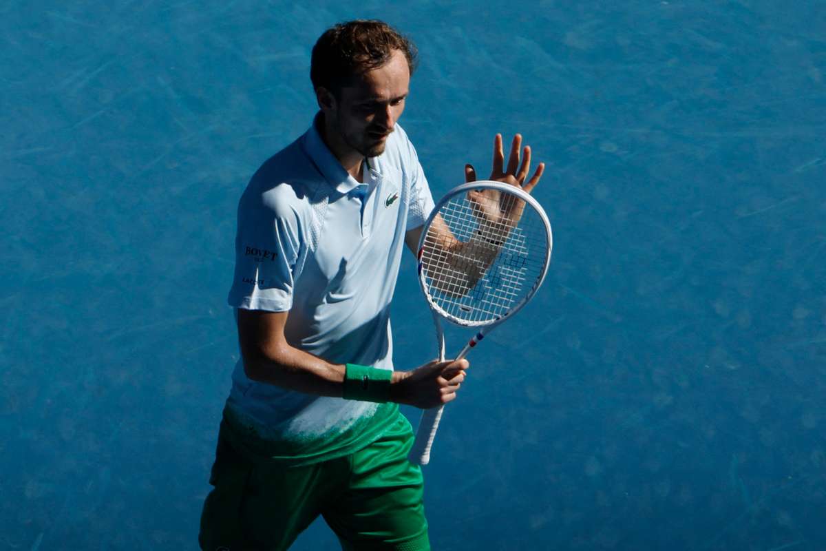 Daniil Medvedev destroys camera on his way to narrow victory over Thai ...