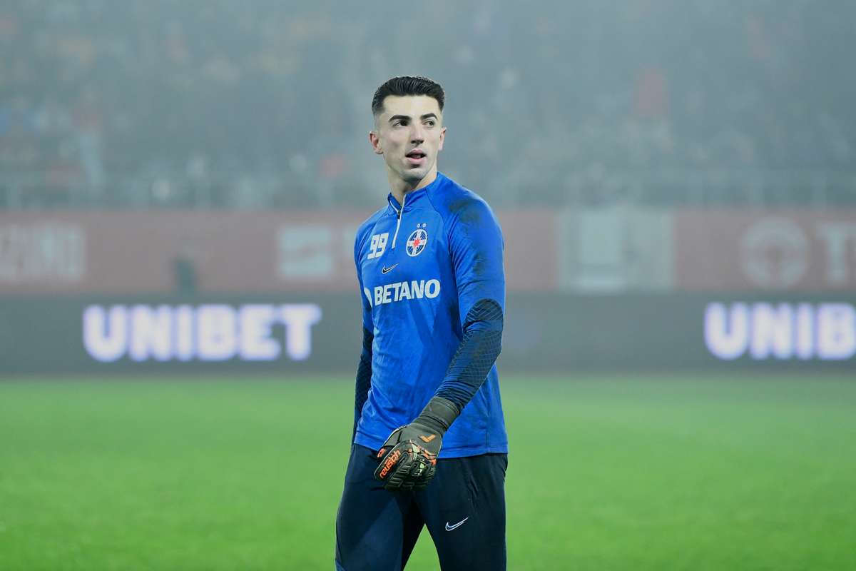 Andrei Vlad, primul jucător care pleacă de la FCSB în 2025. Portarul ...