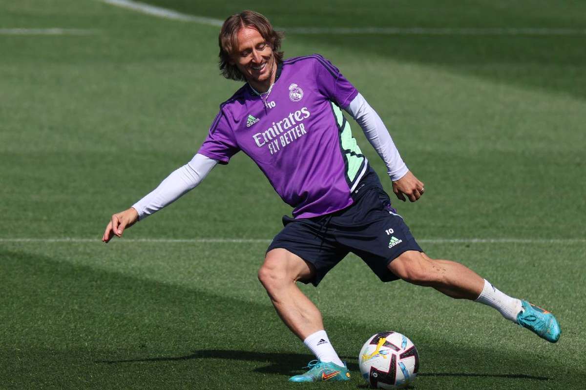 Malgré une très belle offre de l'Arabie saoudite, Modric voudrait ...