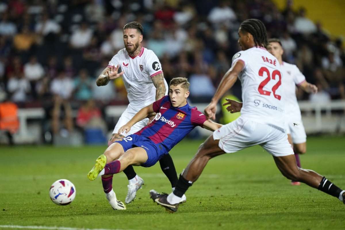 Ramos nets own goal as Barcelona edge out Sevilla | Flashscore.com