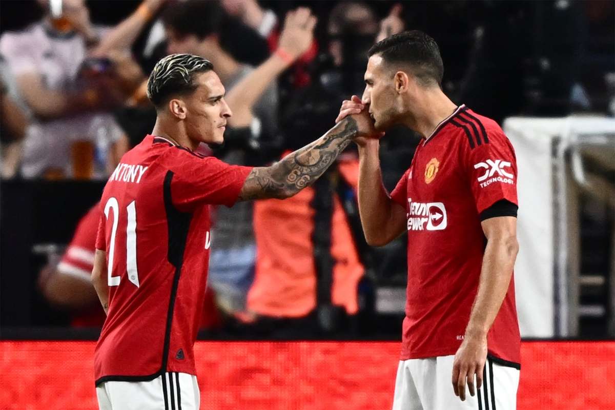 El Manchester United Firma Un Contrato De 1 050 Millones De Euros Con