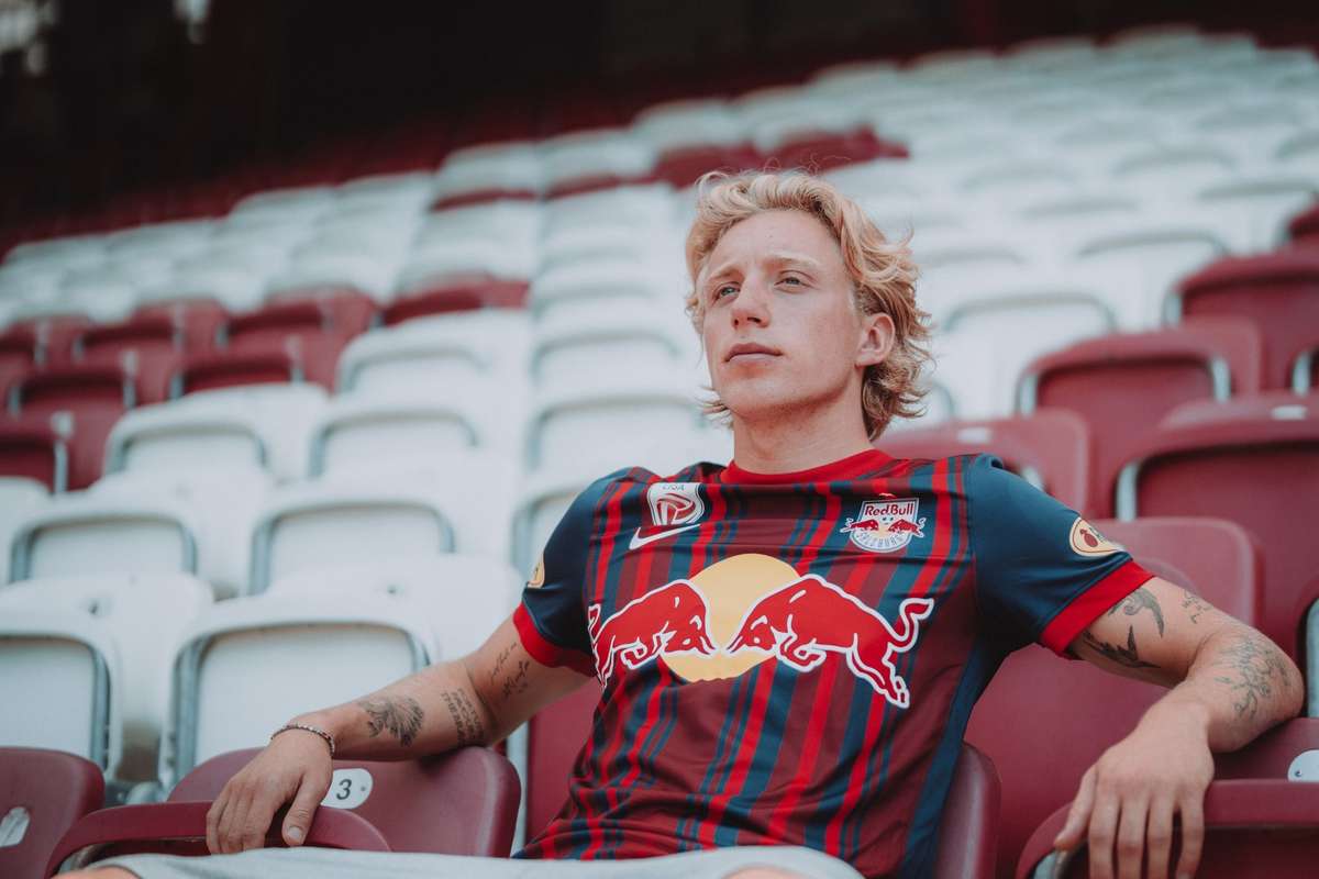 Oficial: Mads Bidstrup deixa Brentford e reforça Salzburgo num contrato ...
