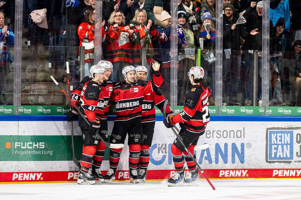 DEL: Eisbären überrumpeln Spitzenreiter Straubing – Ice Tigers schlagen ...