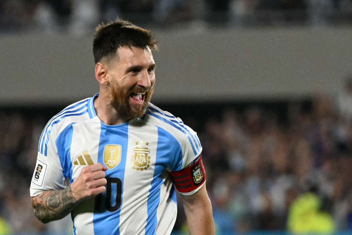 Marca îl premiază pe Messi, fotbalistul cu cele mai multe trofee din ...