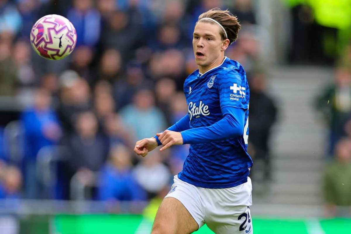 Ex-Everton fullback Ball: Let's not rush Dibling - TribalFootball.com