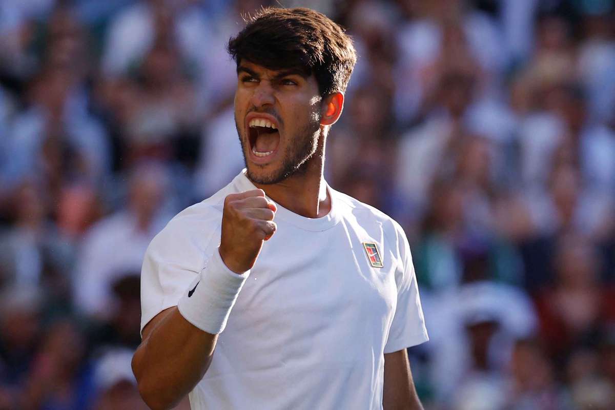 Carlos Alcaraz brushes past Cameron Norrie into Wimbledon semi-finals ...