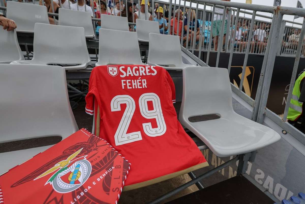 Benfica recorda Miklós Fehér no Liga Portugal Legends | Flashscore.pt