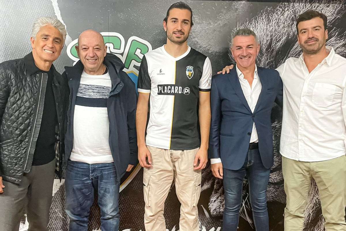 Oficial: Mattheus Oliveira apresentado no Farense: "Estou muito ...