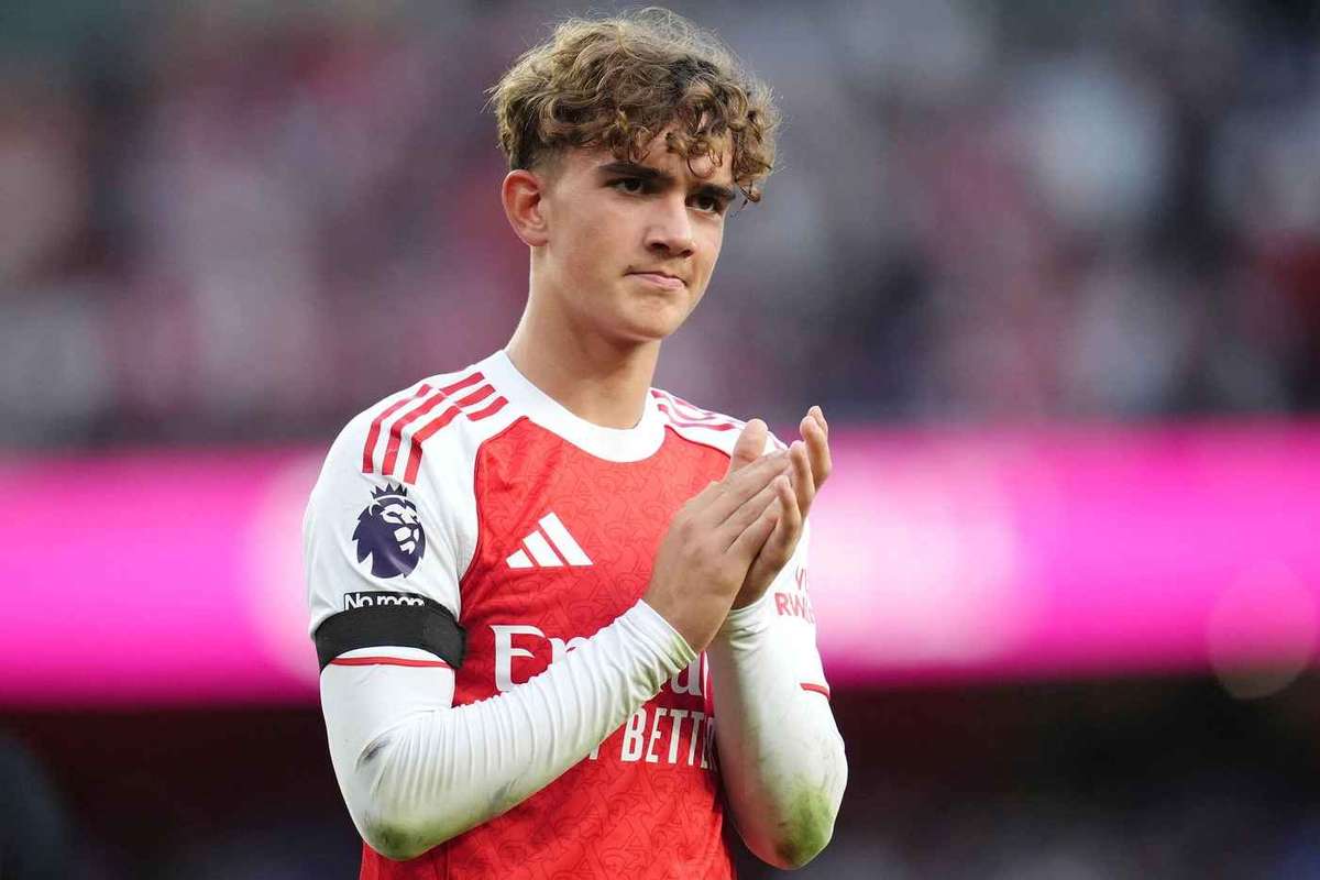 Former Arsenal goalkeeper speaks on starlet Dowman: He reminds me of ...
