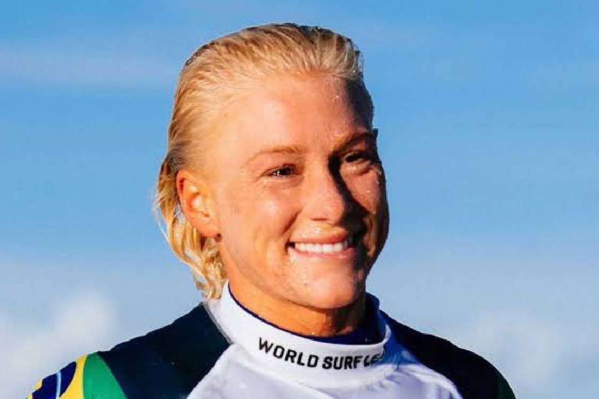 Surfista brasileira Tatiana Weston-Webb se garante na Olimpíada de ...