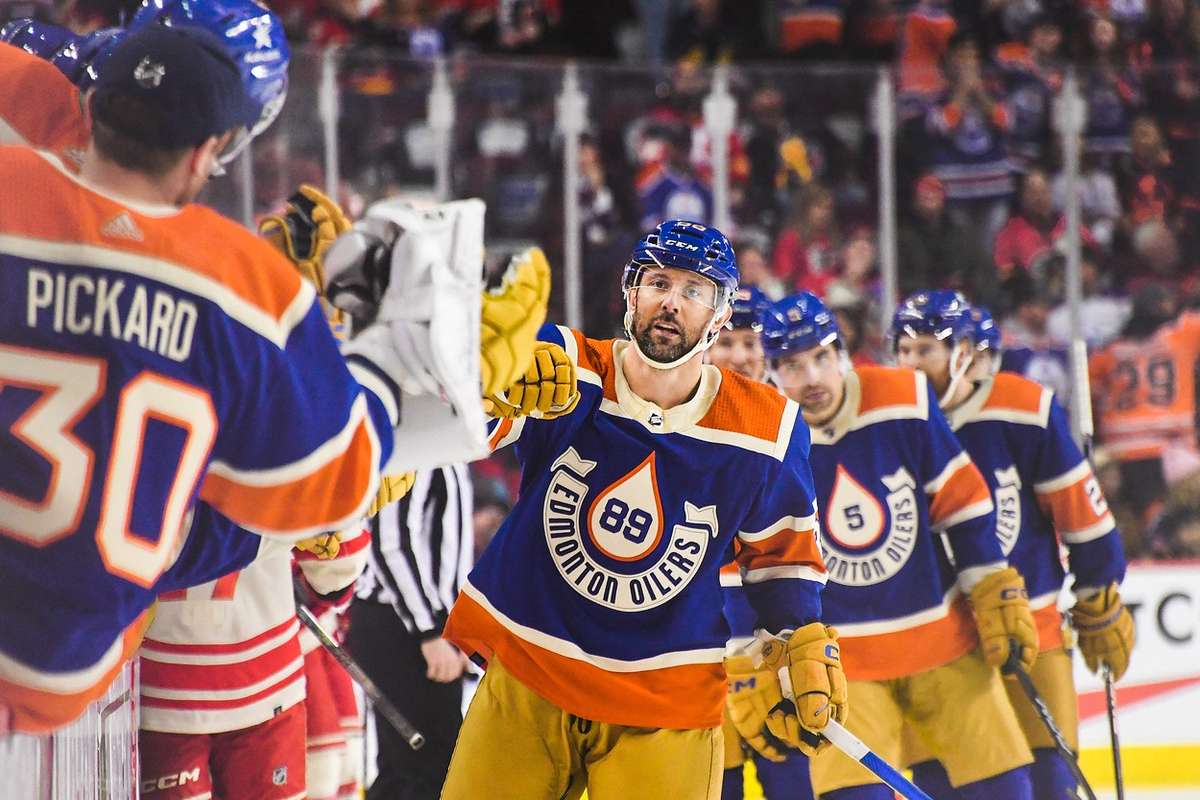 NHL: Rekordserie ausgebaut - Edmonton Oilers gewinnen "Battle of ...
