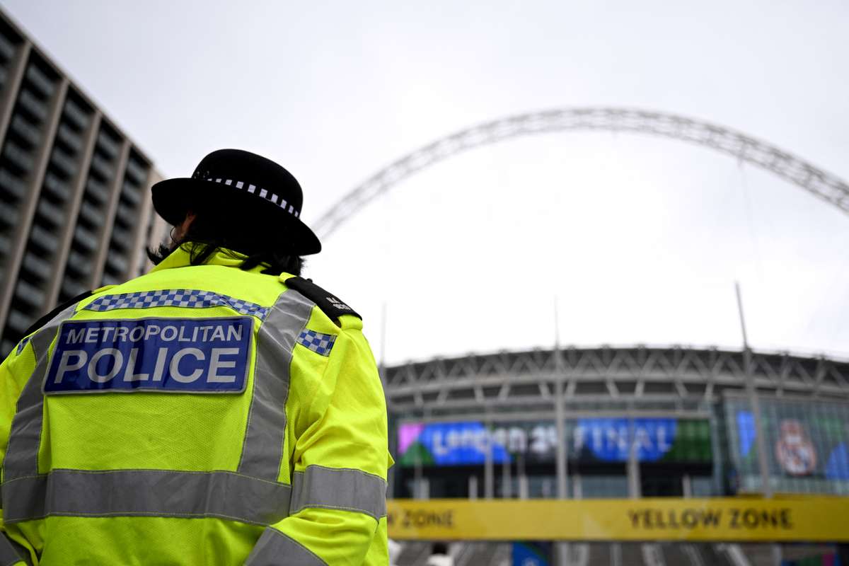 Police arrest dozens of ticketless fans at Champions League final ...