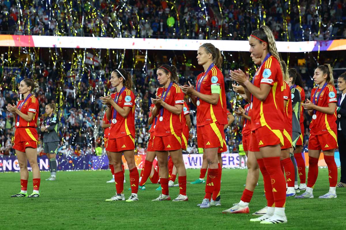 Spain coach Montse Tome left ruing missed chances after EURO final ...