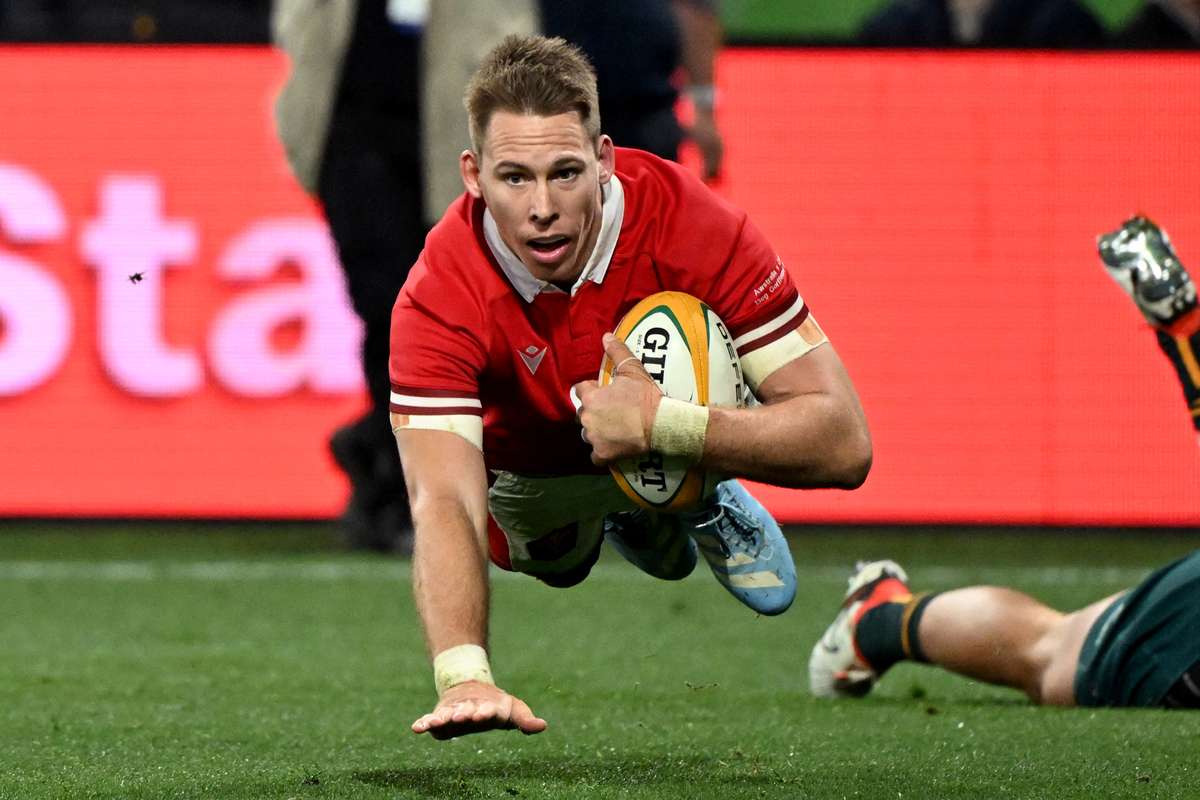 Former Wales and Lions full-back Liam Williams retires from ...