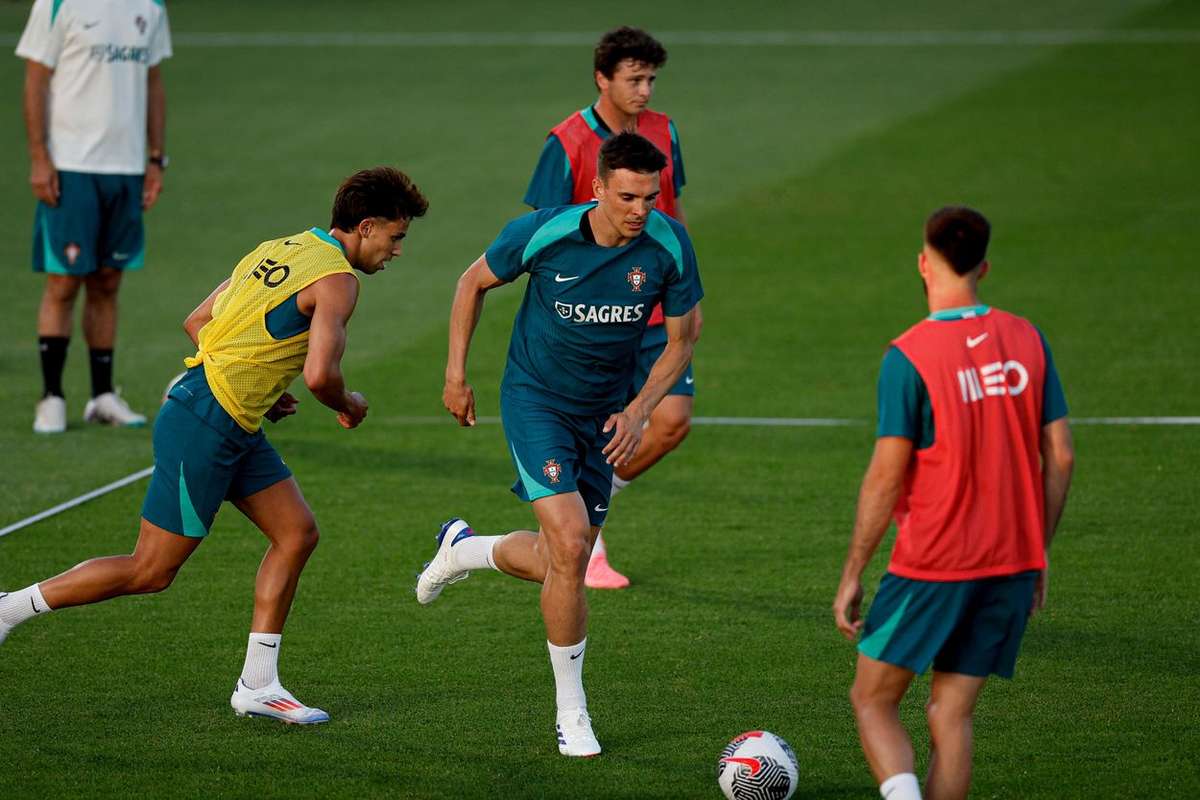 FPF revela numeração dos jogadores de Portugal para o Europeu ...