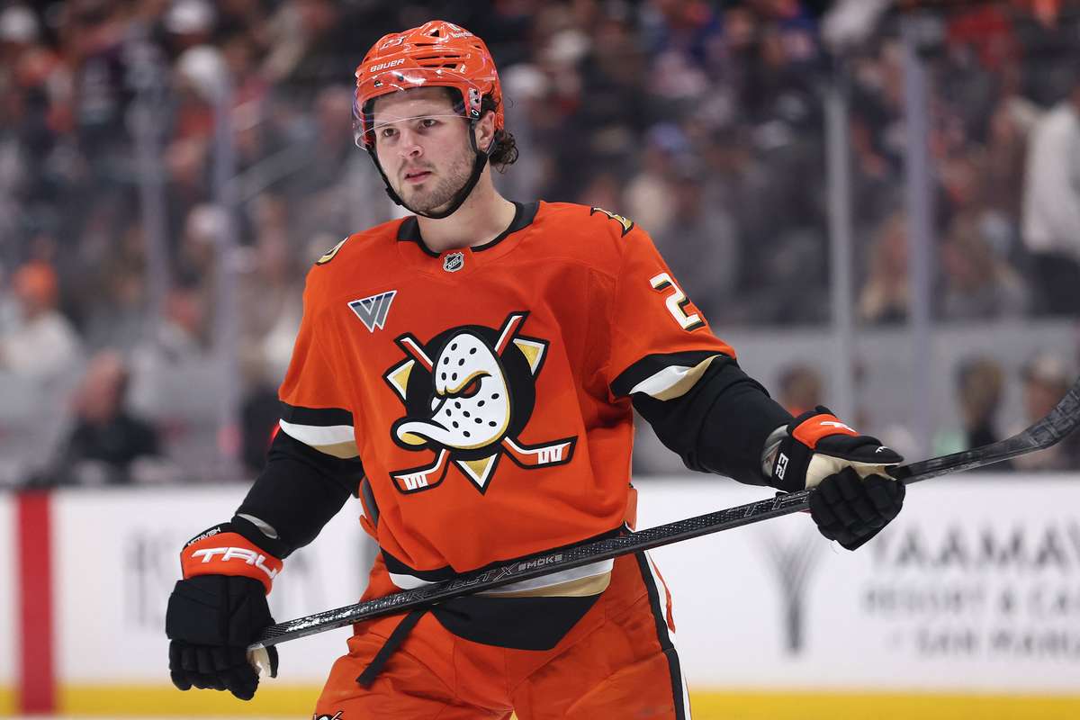 Anaheim Ducks sign Mason McTavish to a six-year, million contract ...