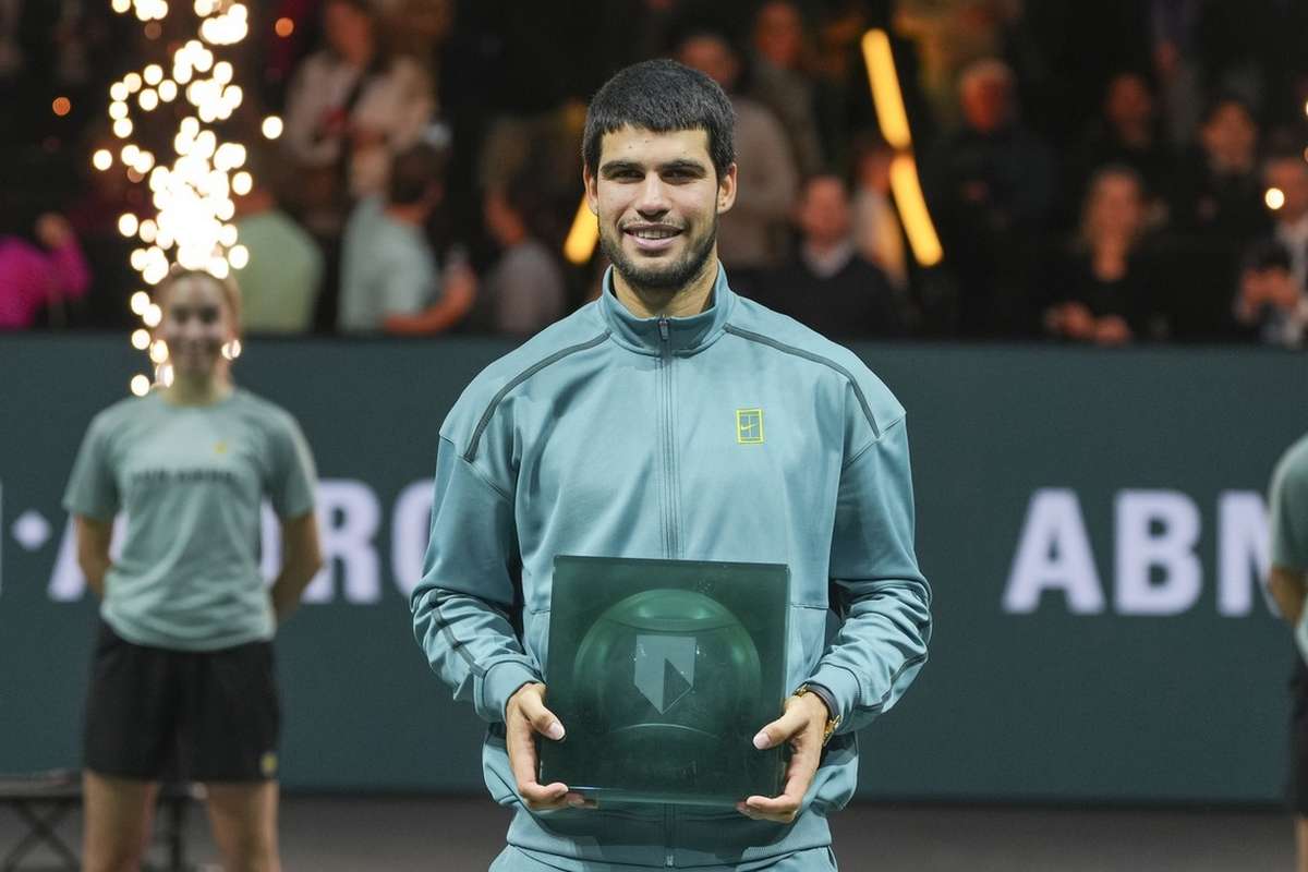 Alcaraz má trofej už i z haly. V Rotterdamu v prvním indoorovém finále ...