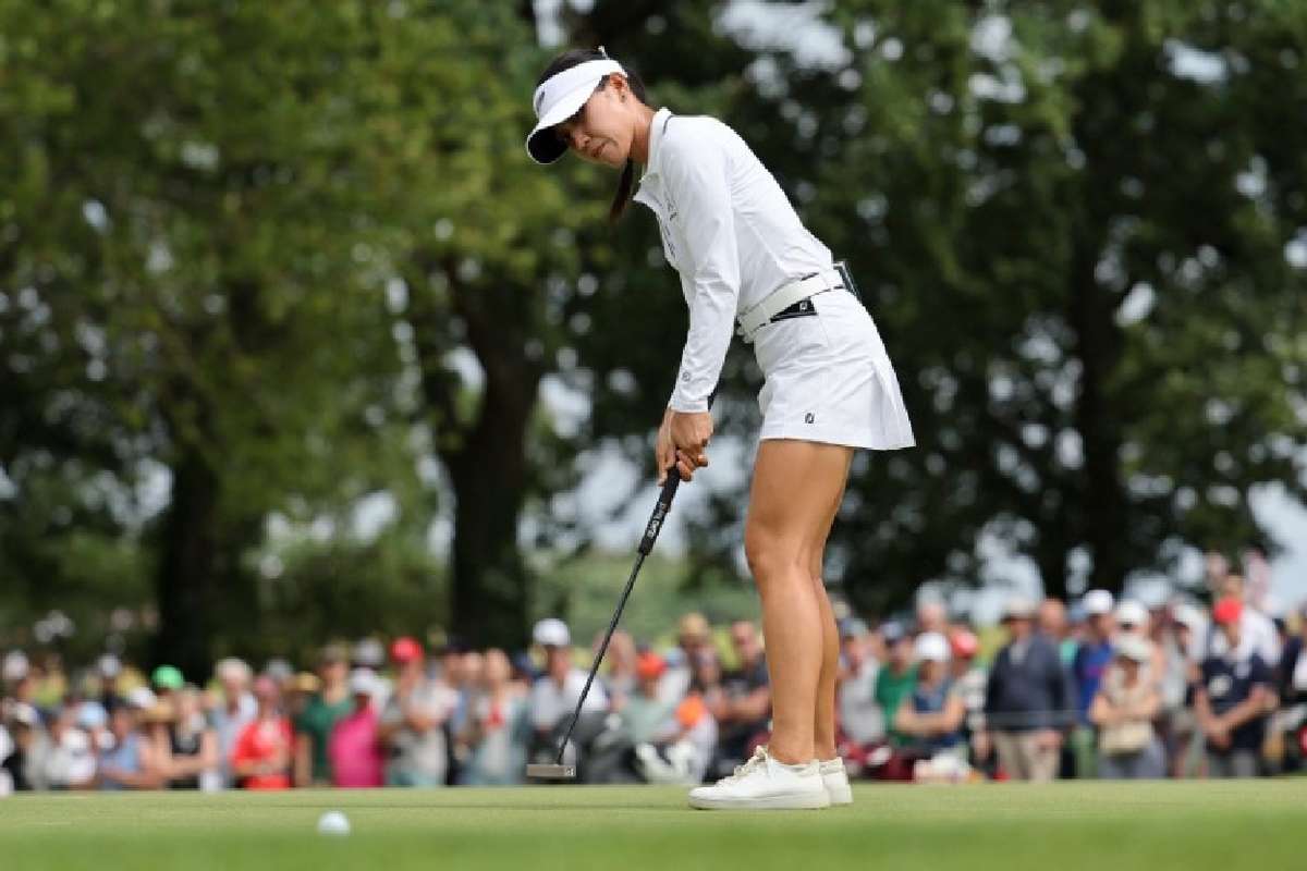 Ko shares Olympic golf lead with Metraux heading into final round ...