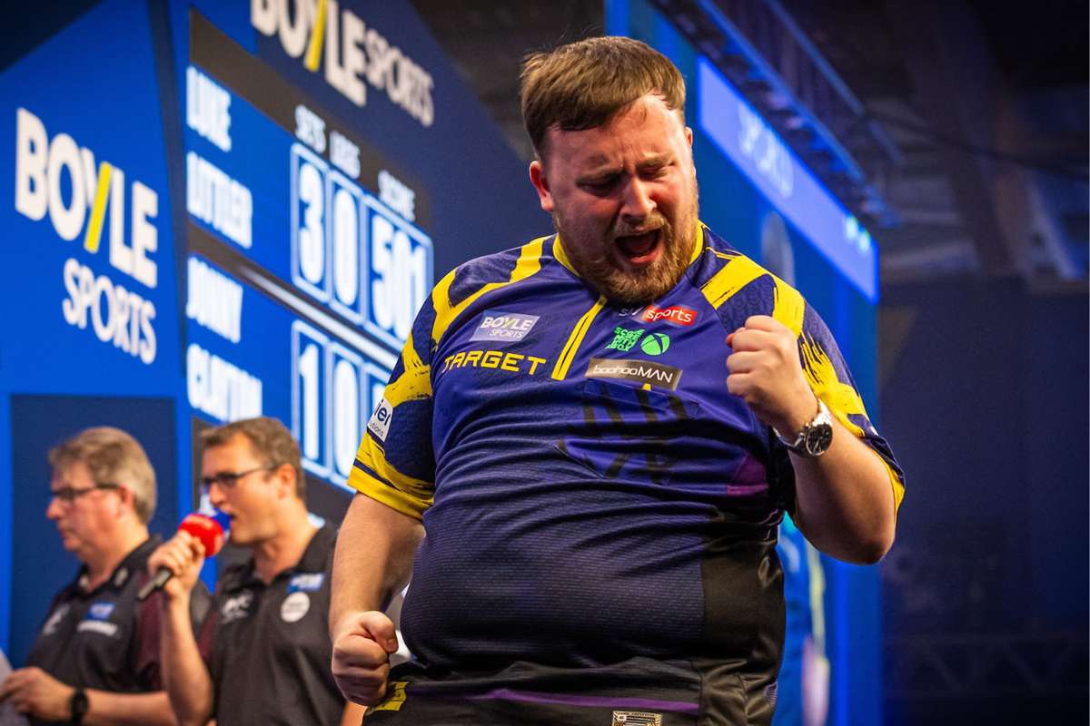 Luke Littler sets up meeting with Luke Humphries after cruising past Jonny Clayton | Flashscore ...