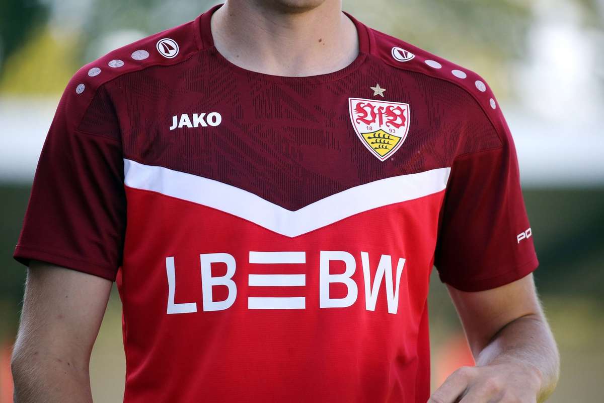 Im Pokalfinale: VfB Stuttgart kurzfristig mit neuem Trikotsponsor ...