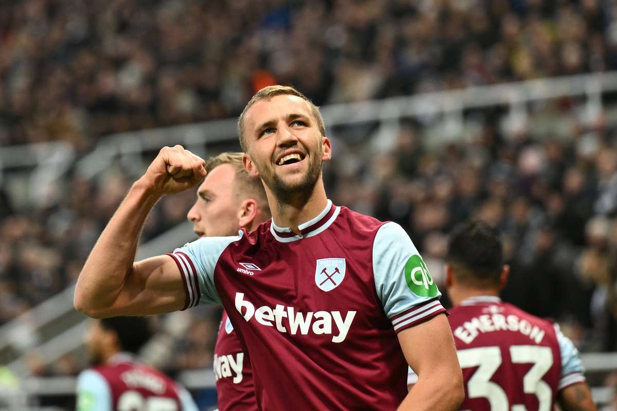 'Iron Man' Soucek still performing for West Ham as he passes personal ...