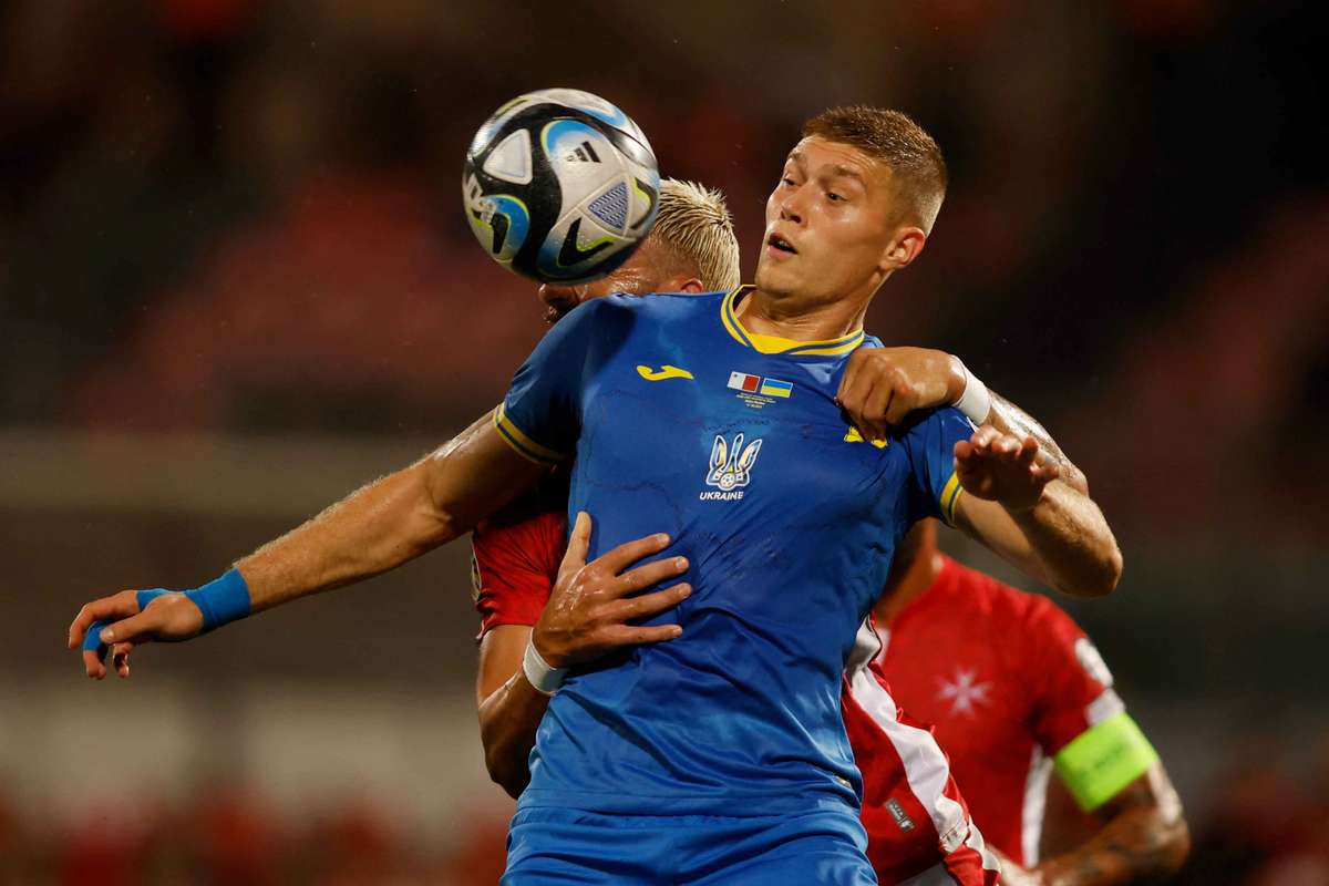 Roma confirm signing of Ukrainian striker Artem Dovbyk from Girona ...