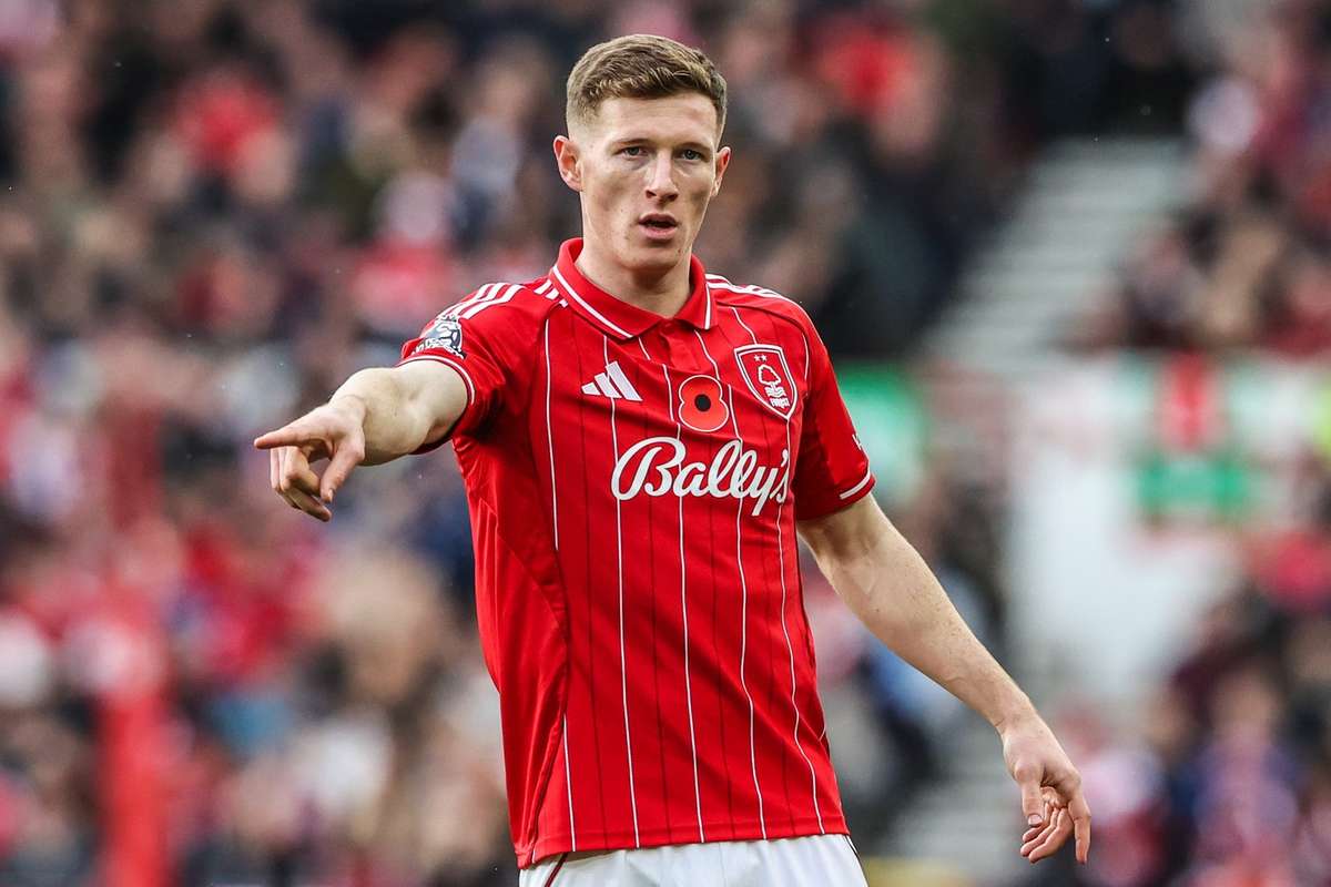 Man Utd switch sights to Forest star Anderson - TribalFootball.com