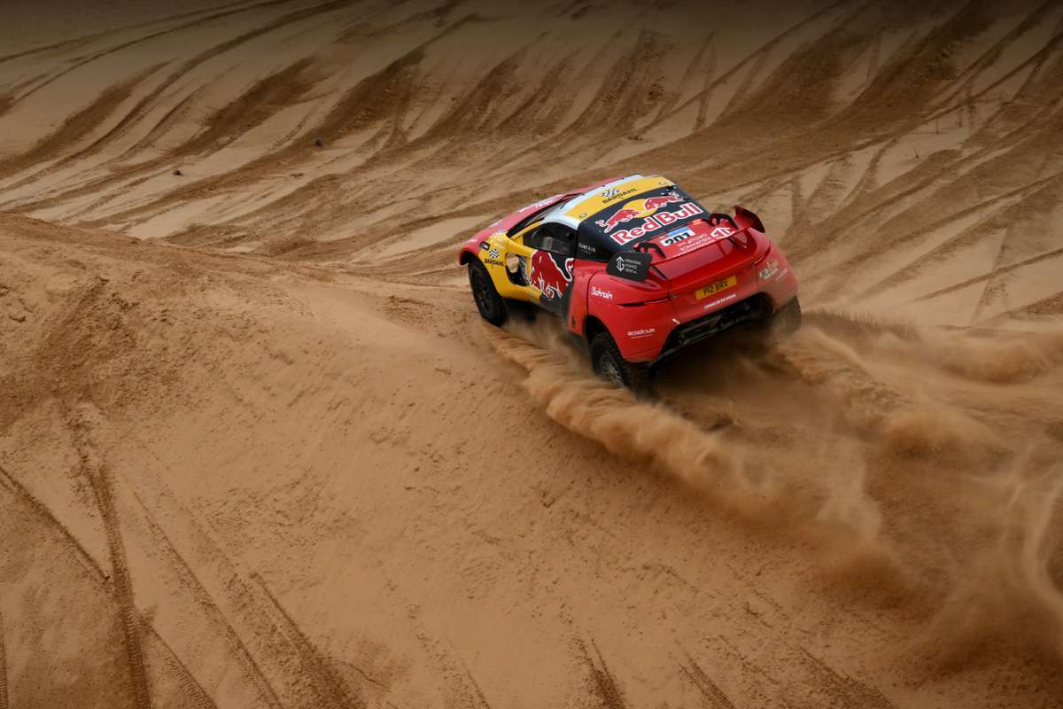 Loeb gana la octava etapa en el Dakar tras la sanción de Carlos Sainz | Flashscore.pe