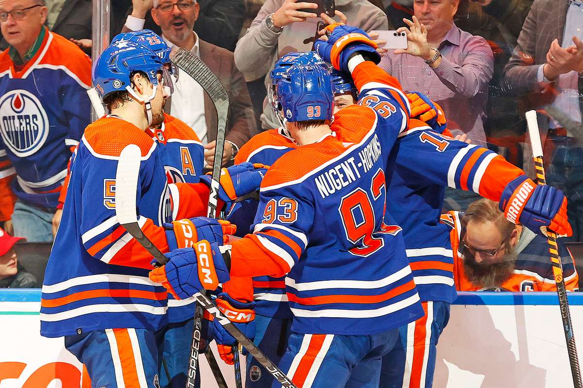 NHL roundup: Zach Hyman posts hat trick in Oilers' win over Hurricanes ...