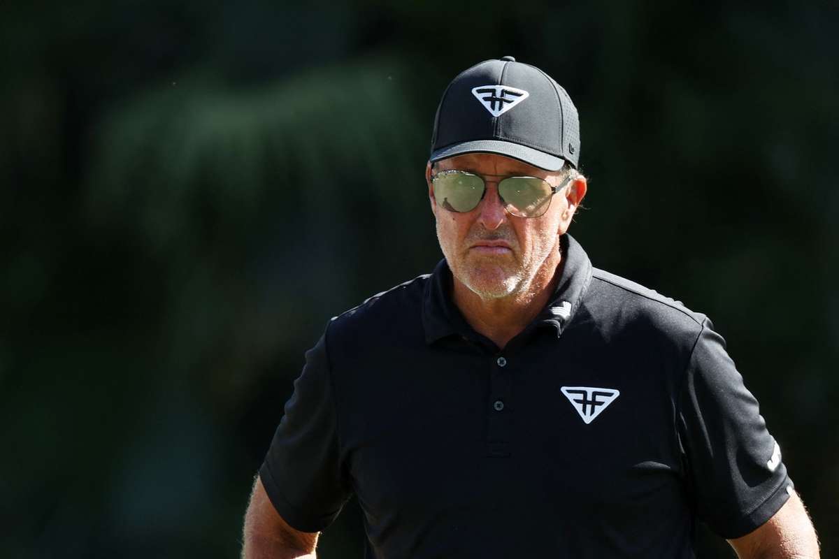 Mickelson welcomes McIlroy's new tone over LIV Golf rivalry ...