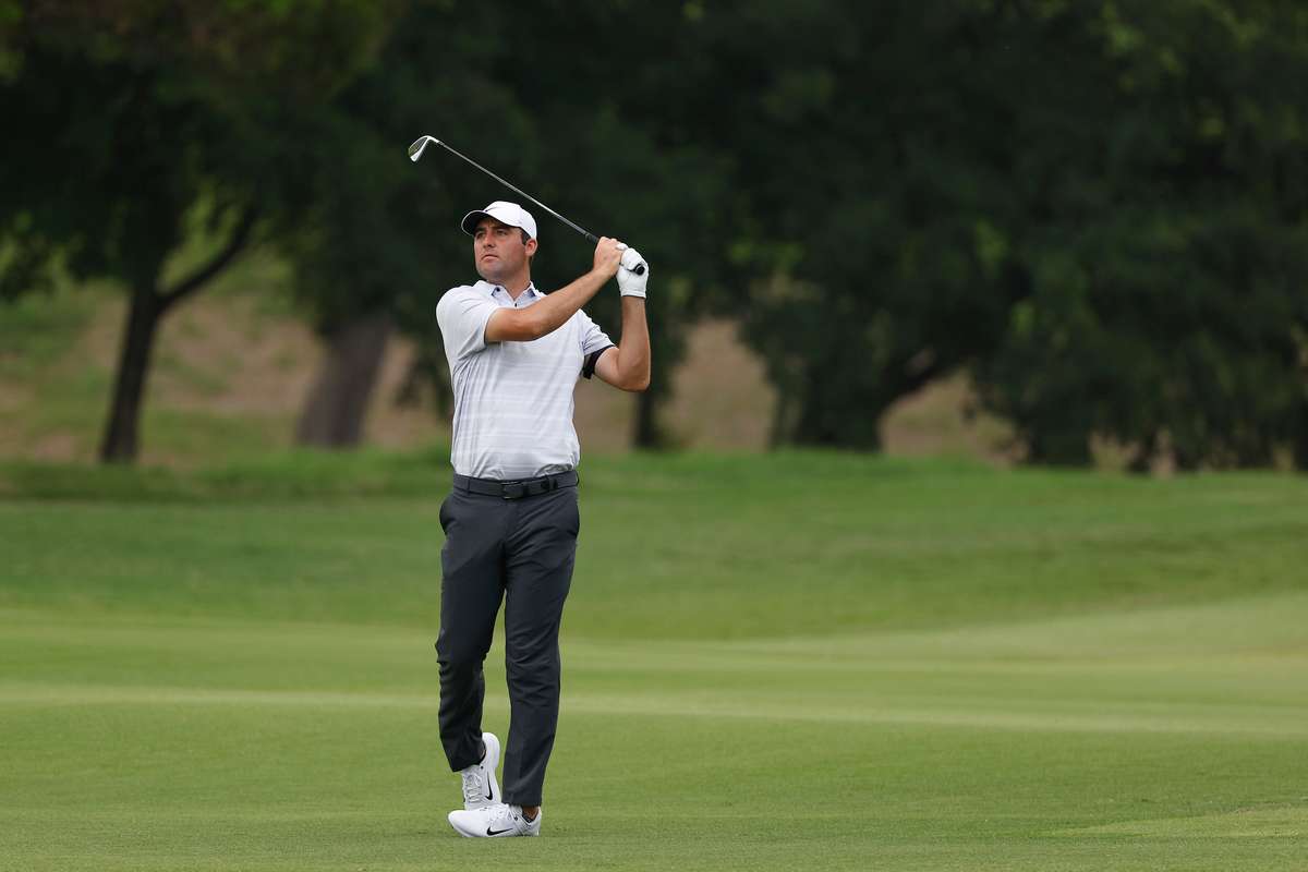 'Solid golf' lifts Scottie Scheffler to one-shot Byron Nelson lead ...