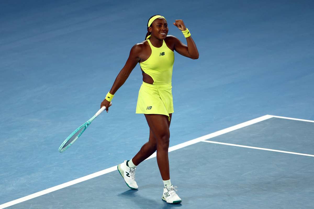 Coco Gauff battles into Australian Open third round despite late Jodie ...